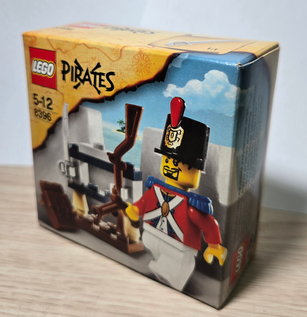 LEGO Pirates Set 8396 Soldier's Arsenal MISB, Hobbies & Toys, Toys ...