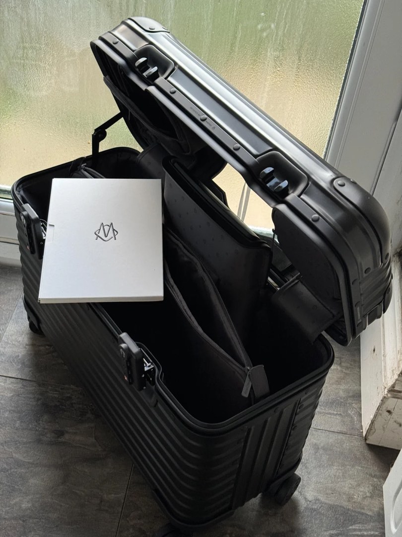Rimowa Original Pilot Case, Hobbies & Toys, Travel, Luggages on Carousell