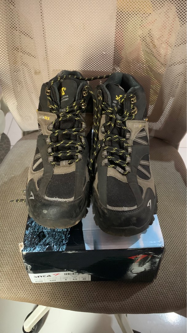 Sepatu gunung SNTA uk.40, Fesyen Wanita, Sepatu di Carousell