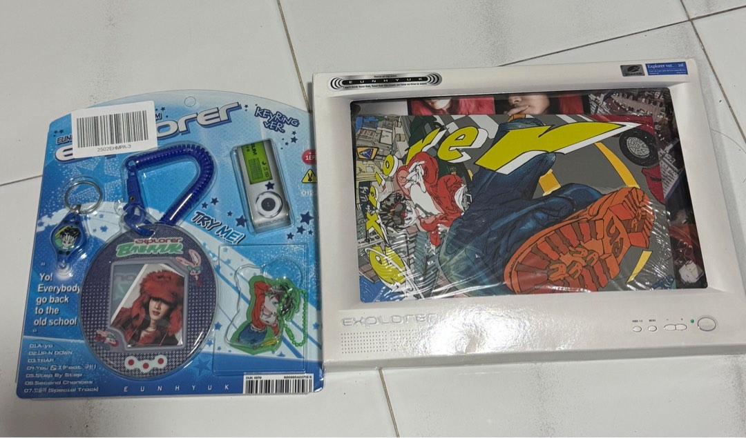 Super Junior Eunhyuk Explorer Album & Keychain Set, Hobbies & Toys ...