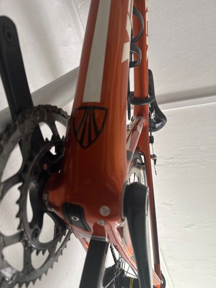 Trek Madone 5.2 Carbon Road Bike, Sports Equipment, Bicycles & Parts, Bicycles on Carousell