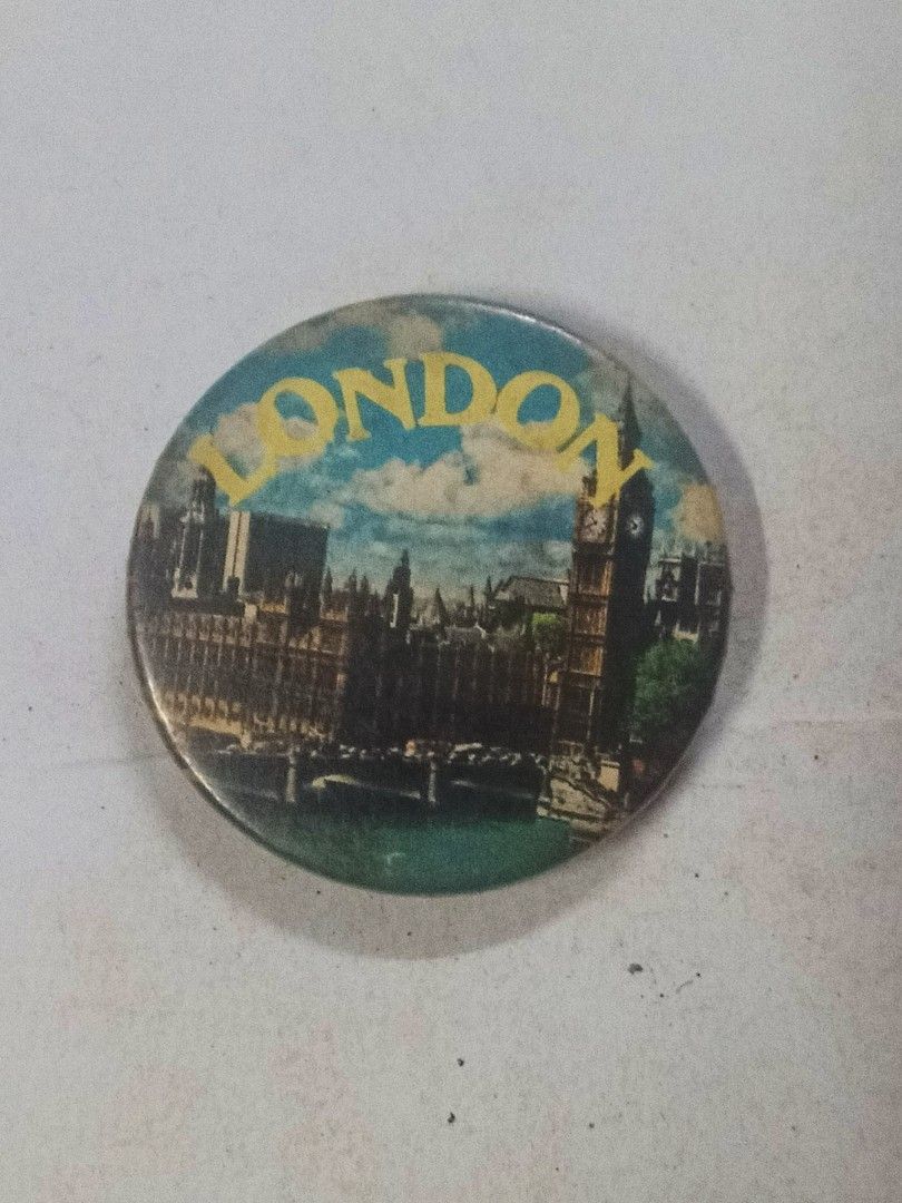 Vintage London Pin Button Badges, Hobbies & Toys, Collectibles ...