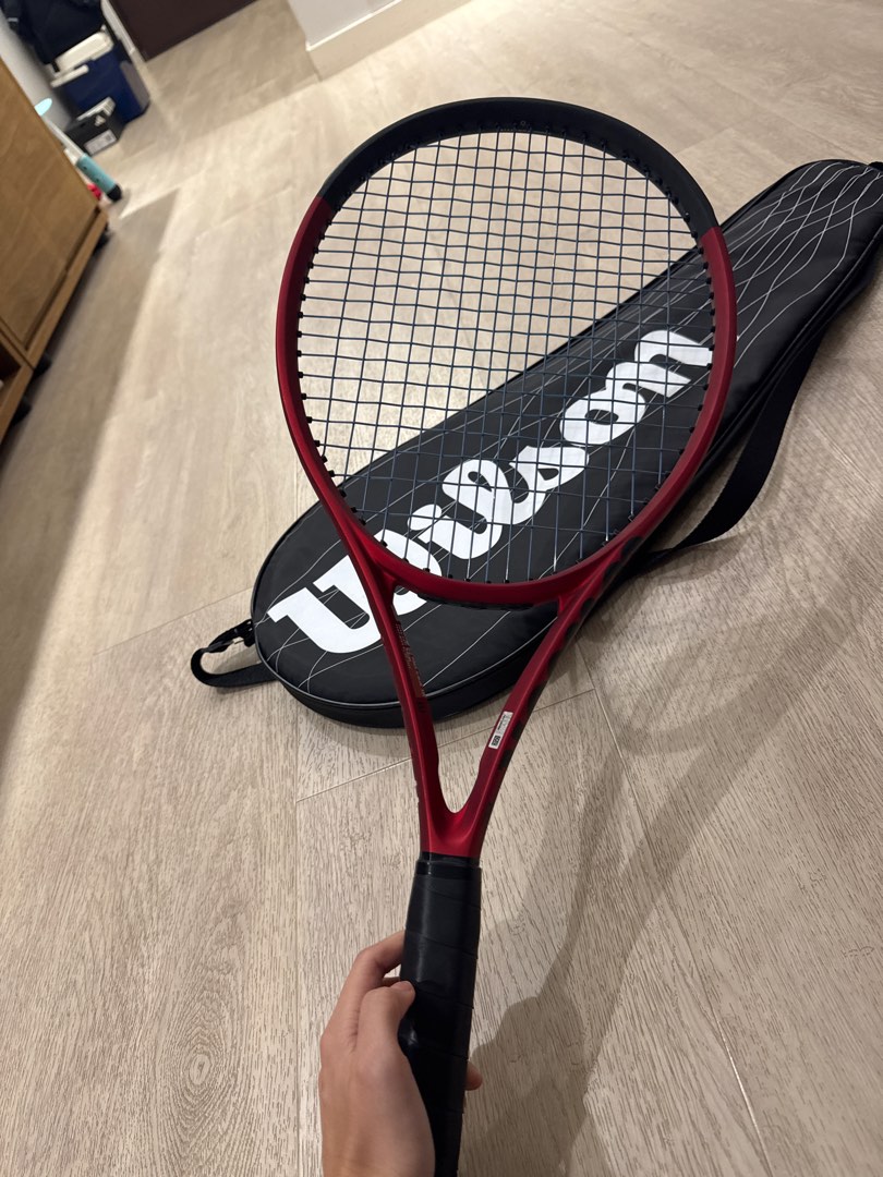 Wilson Clash V2 Pro Tennis Racket, 運動產品, 運動與體育, 運動與體育 - 球拍和球類運動 - Carousell