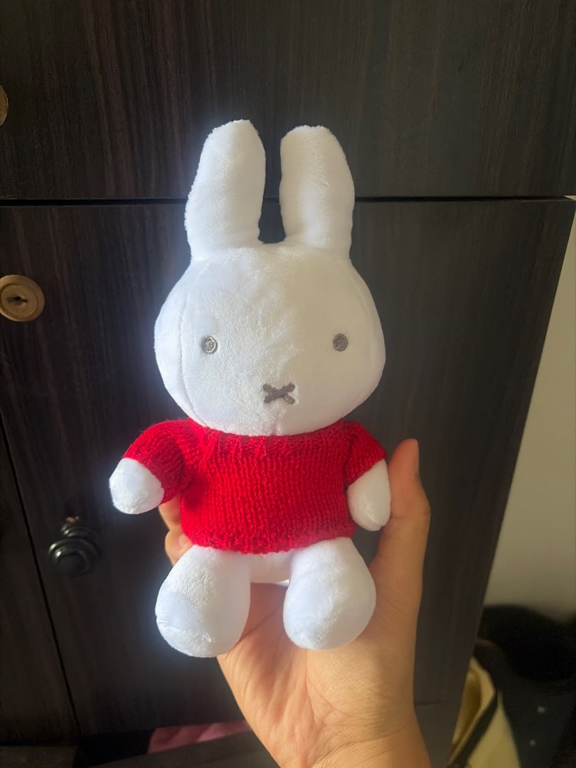 [WTT] Bee Cheng Hiang x Miffy Jolly Xmas gift set (Trade Miffy plush ...