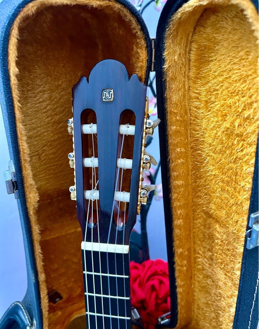 1982 Niibori Yukinobu Chai classical guitar Requinto scale with guitar ...