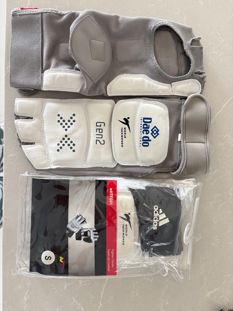 Adidas Taekwondo Chest Guard & Hand/Foot Gear - Size S, Sports ...