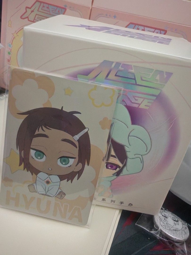 Alien stage mizi Hyuna and till, Hobbies & Toys, Collectibles ...