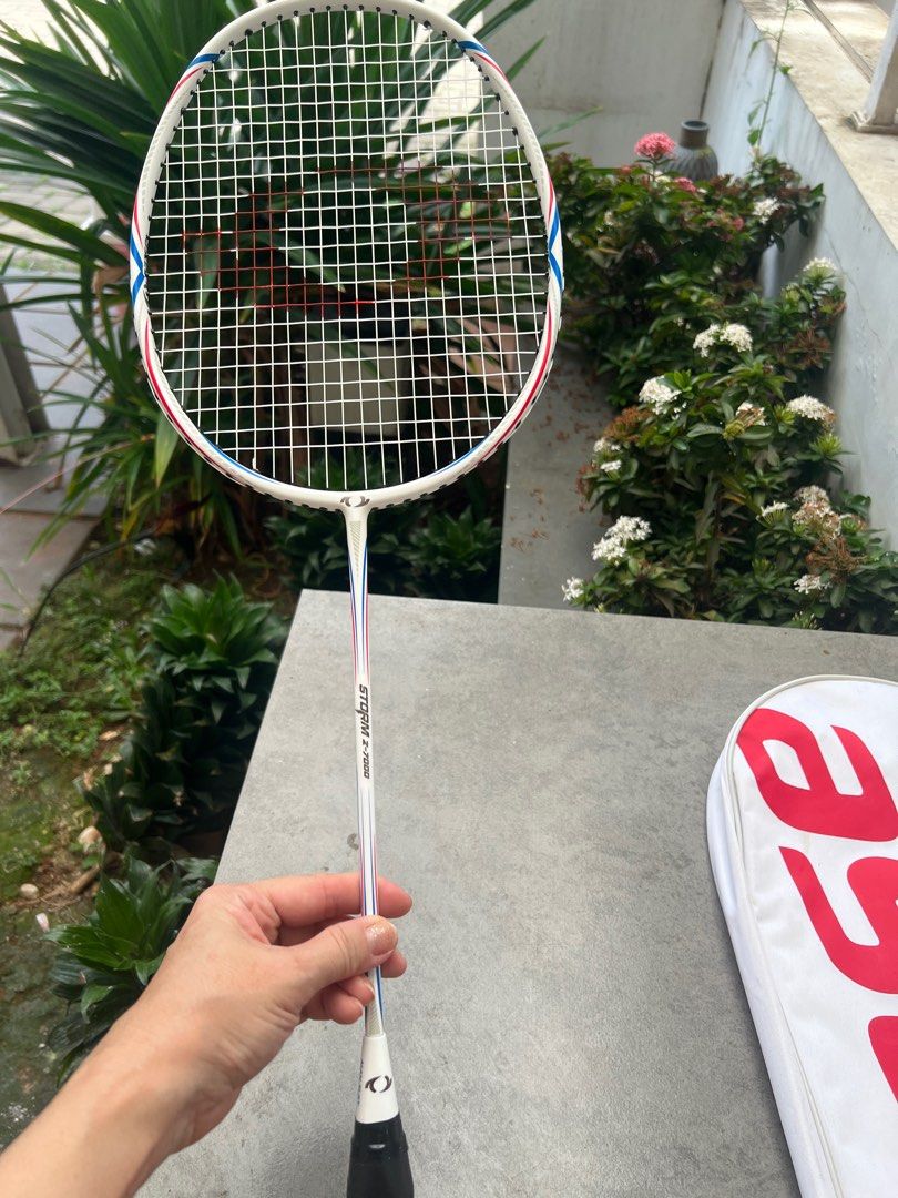 Badminton Racket Astec Storm Z7000- White, Olah Raga, Perlengkapan ...