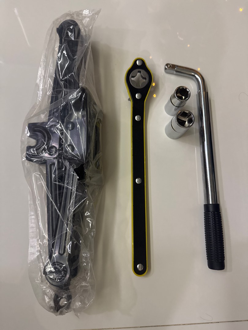 Car Jack and Wheel Changing Tools Set, Car Accessories, Accessories on ...
