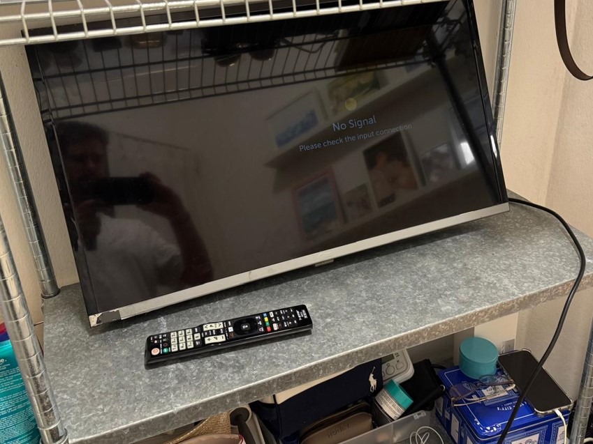Free - LG Smart TV - Dark Screen (broken), TV & Home Appliances, TV ...