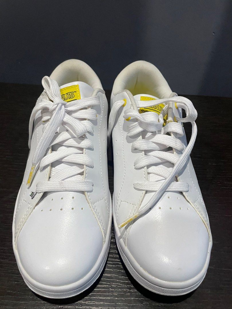 Kasut peanut X snoppy victor, Women's Fashion, Footwear, Sneakers on ...