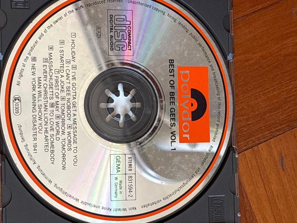 Kenny G, Beat of Bee Gees CD $100 for two, 興趣及遊戲, 音樂、樂器 & 配件, 音樂與媒體 ...