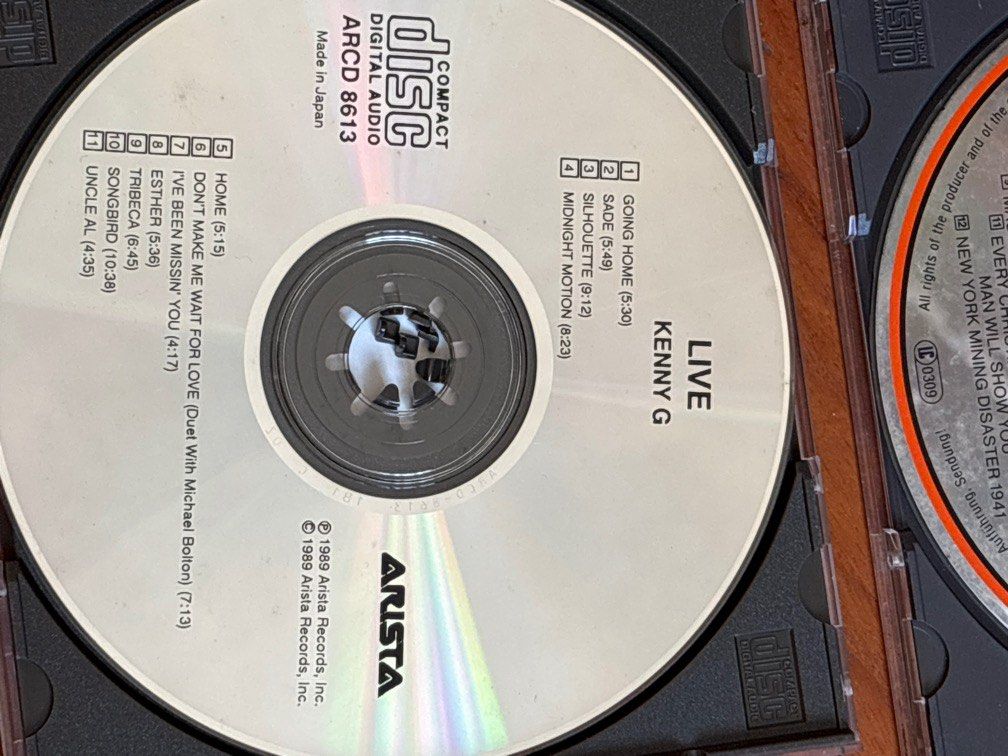 Kenny G, Beat of Bee Gees CD $100 for two, 興趣及遊戲, 音樂、樂器 & 配件, 音樂與媒體 ...