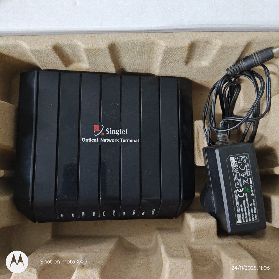 Singtel Mesh Router + Modem, Computers & Tech, Parts & Accessories ...