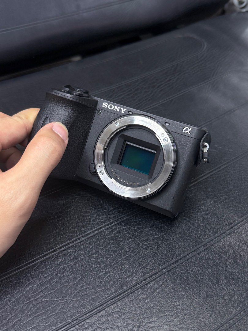 Sony Alpha a6600 Mirrorless Camera with Sigma 18-50mm F2.8 Lens ...