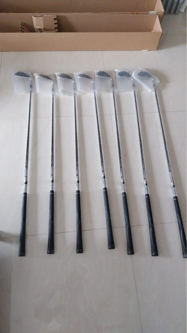 TaylorMade SIM2 Max Golf Club Set (S, P, 4, 5, 6, 8, 9), Sports ...