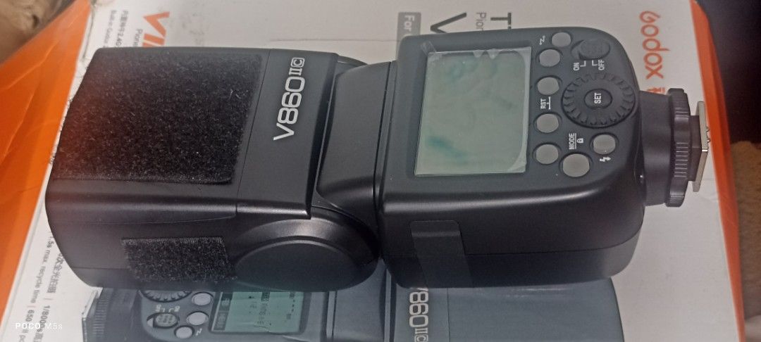 Canon EOS R100, Raynox DCR 250, Macrophotography Diffusser and Godox ...