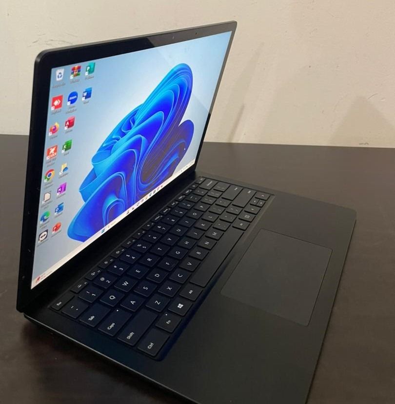 Microsoft Surface Laptop 3 15" Black | Intel i7-1065G7 | 16GB RAM ...