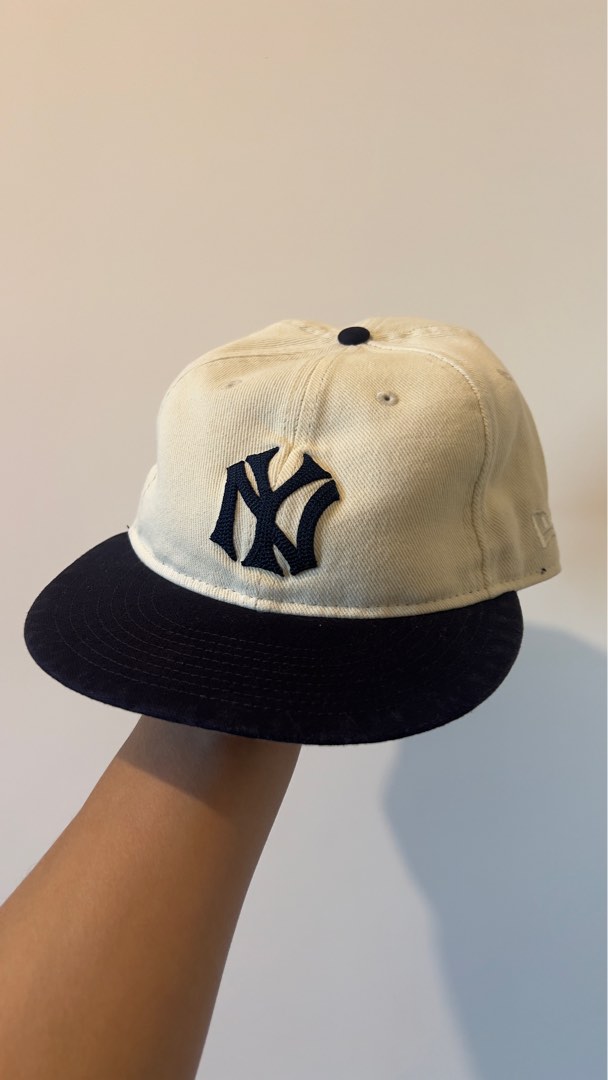 🔥New Era x MoMA New York Yankees Cap, 男裝, 手錶及配件, 棒球帽、帽 - Carousell