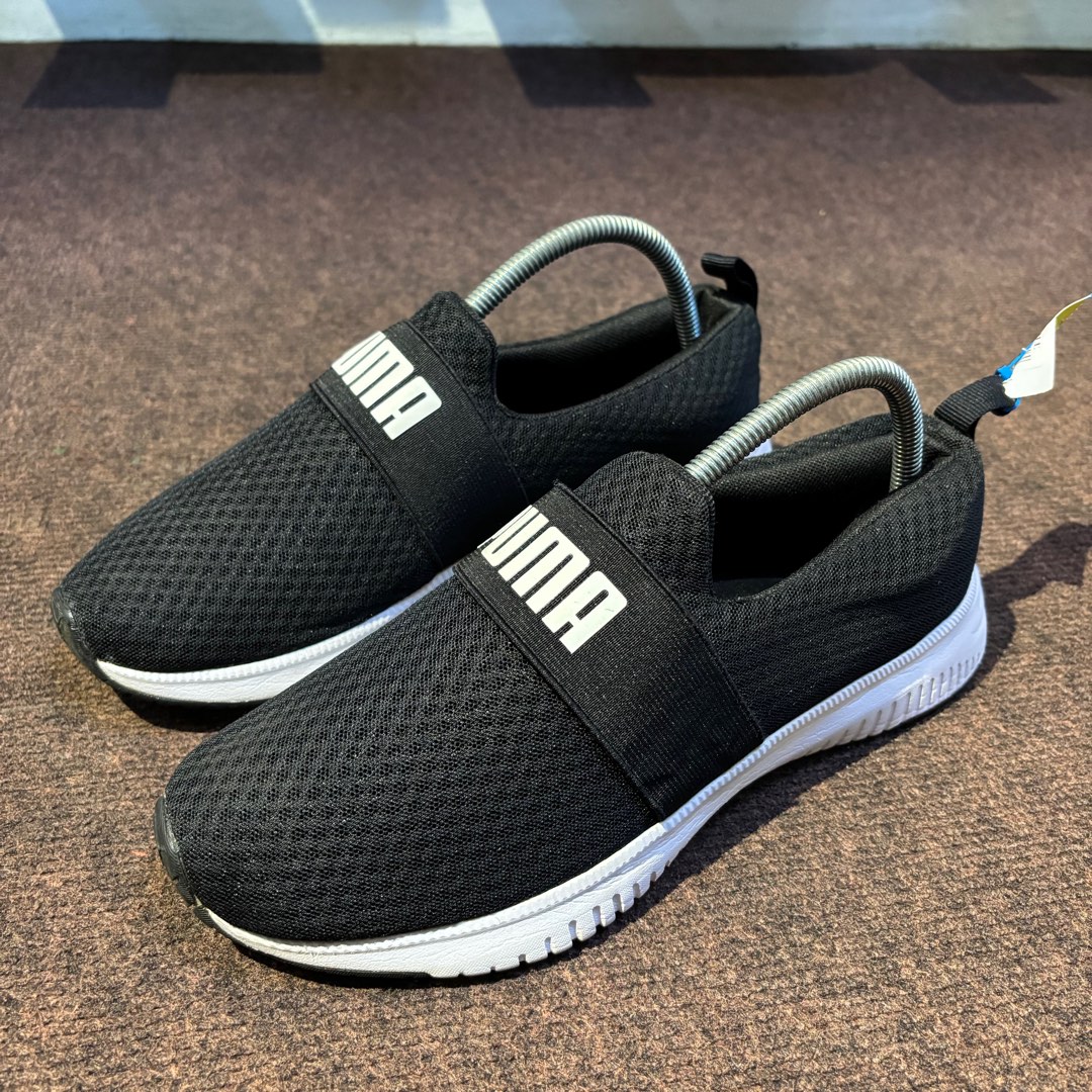PUMA SLIP ON, Men's Fashion, Footwear, Sneakers on Carousell