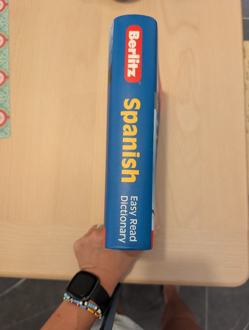 Berlitz Spanish Easy Read Dictionary, Hobbies & Toys, Books & Magazines ...