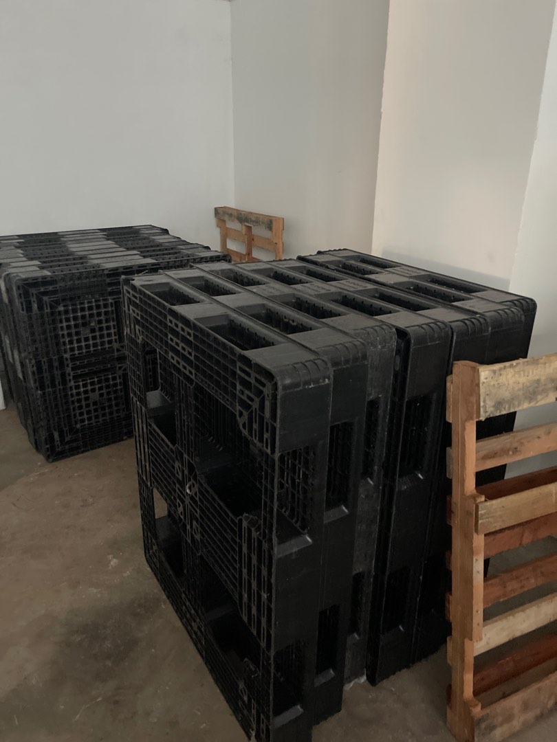 Black Plastic Pallets - Durable and Stackable, Furniture & Home Living ...
