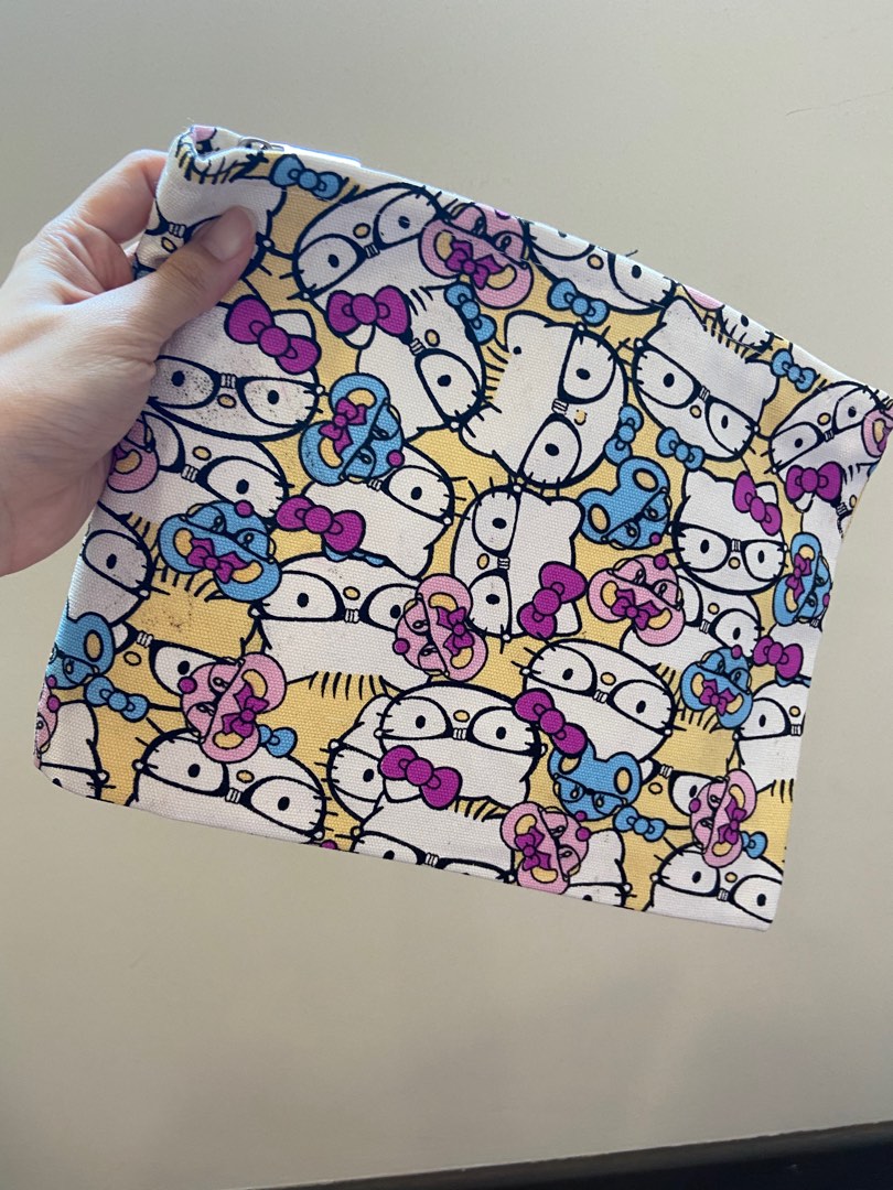 [DEFECT] Hello Kitty GlassesZipped Pouch, Women's Fashion, Bags ...