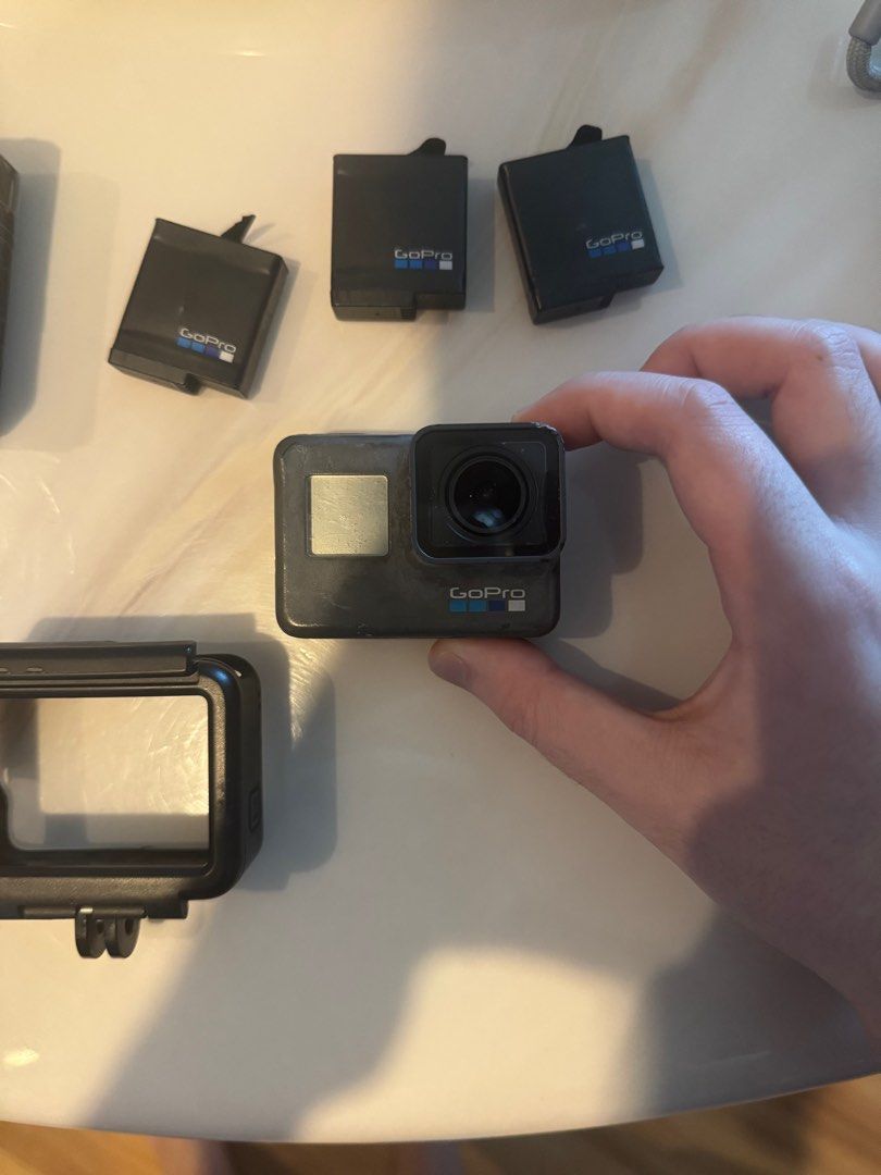 GO PRO HERO 6 FULLSET with 3 original batteries, Photography, Cameras ...