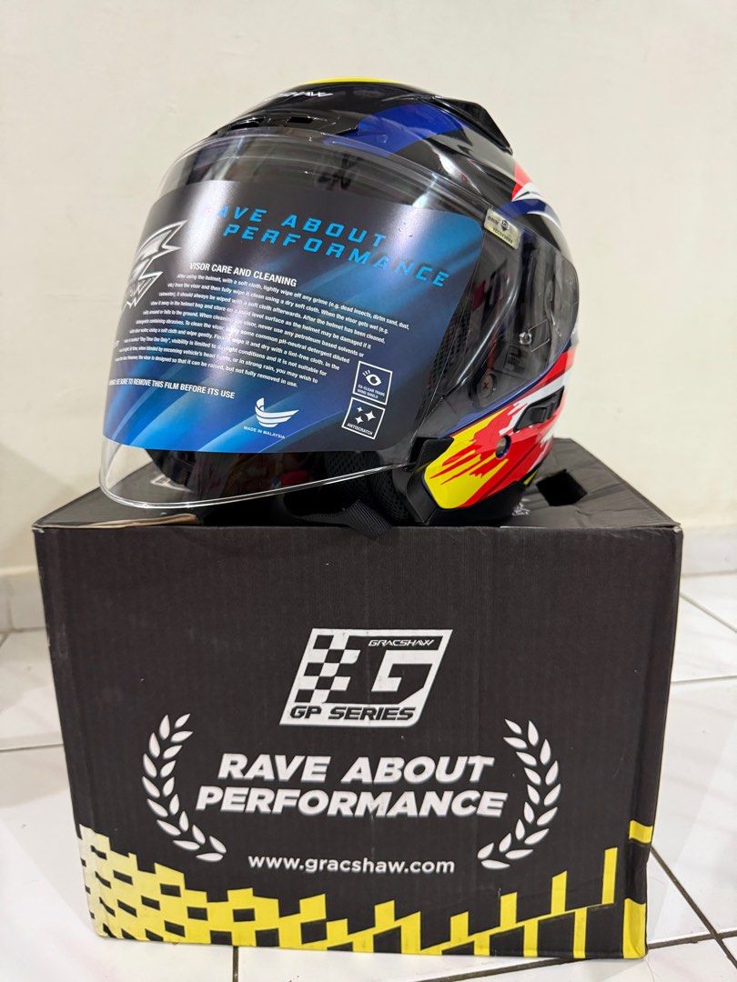 Gracshaw GP Series Helmet Size L, Auto Accessories on Carousell