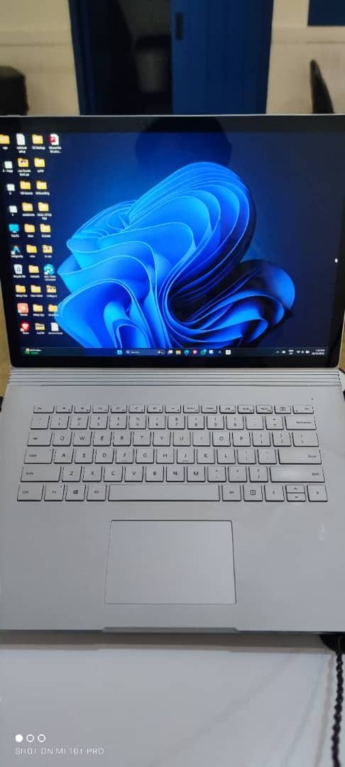 Microsoft Surface Book 2 15 inch - 16GB RAM - NVIDIA GeForce GTX 1060 ...