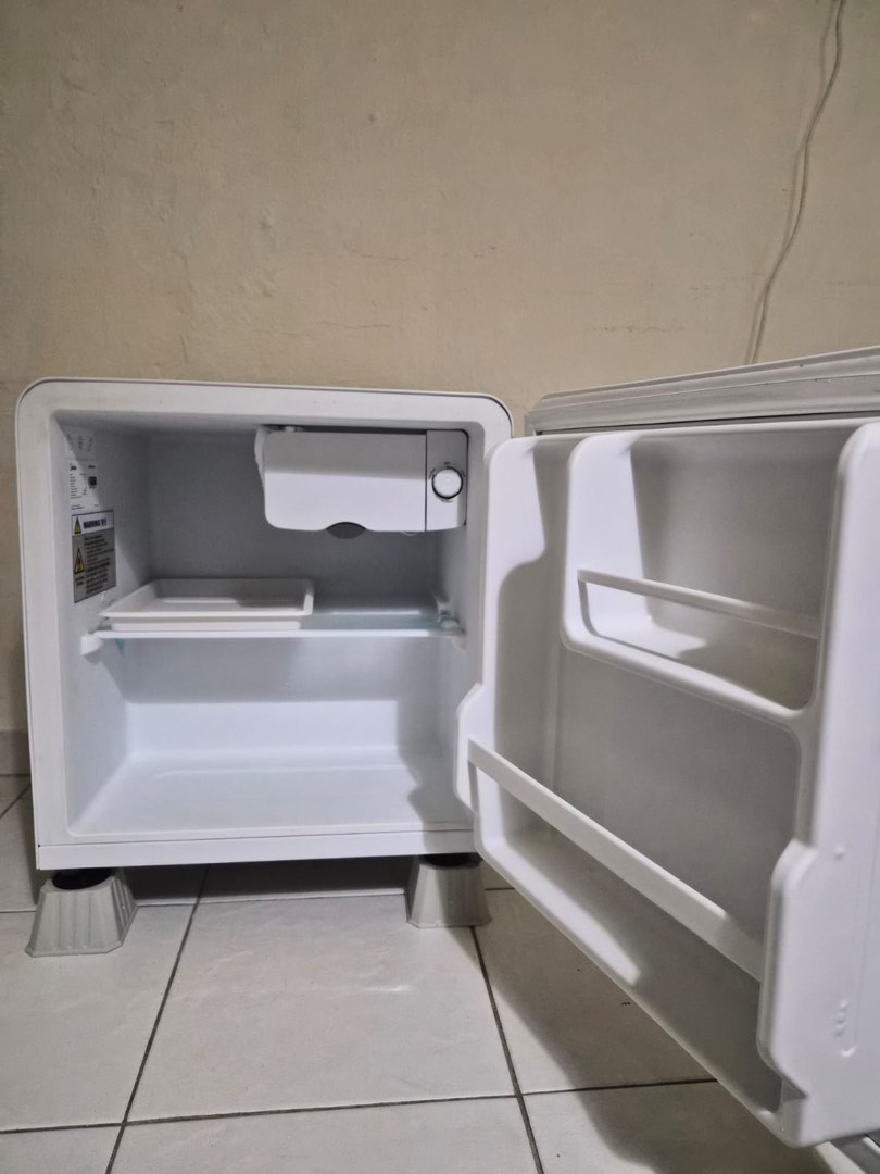 Midea Mini Fridge, TV & Home Appliances, Kitchen Appliances ...