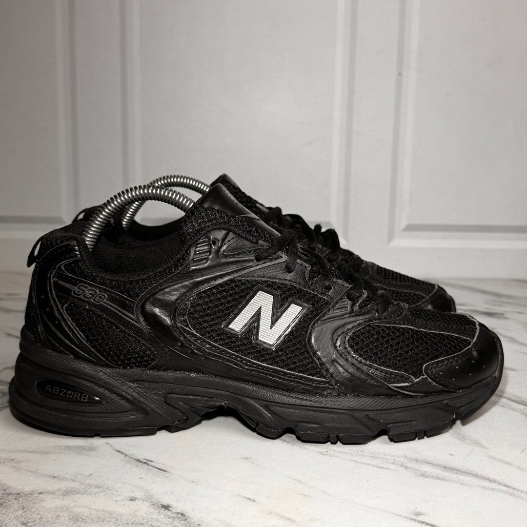 New Balance 530 Retro Fulblack, Fesyen Pria, Sepatu , Sneakers di Carousell