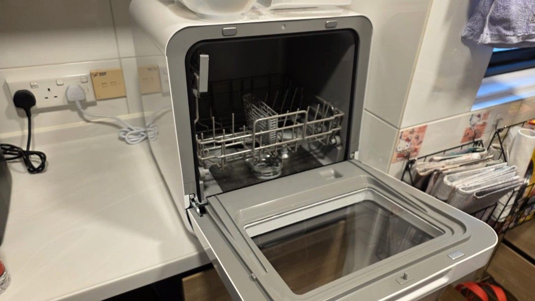 Toshiba DWS-22AHK 迷你洗碗機, 家庭電器, 廚房電器, 洗碗碟機 - Carousell