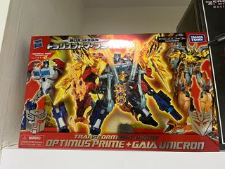 Transformer Reissue G1 optimus prime & god bomber combine to form god ...