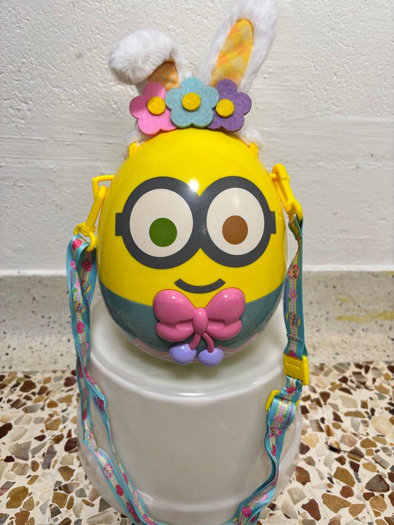 Universal Studios Despicable Me Minion Easter Popcorn Bucket, Hobbies ...