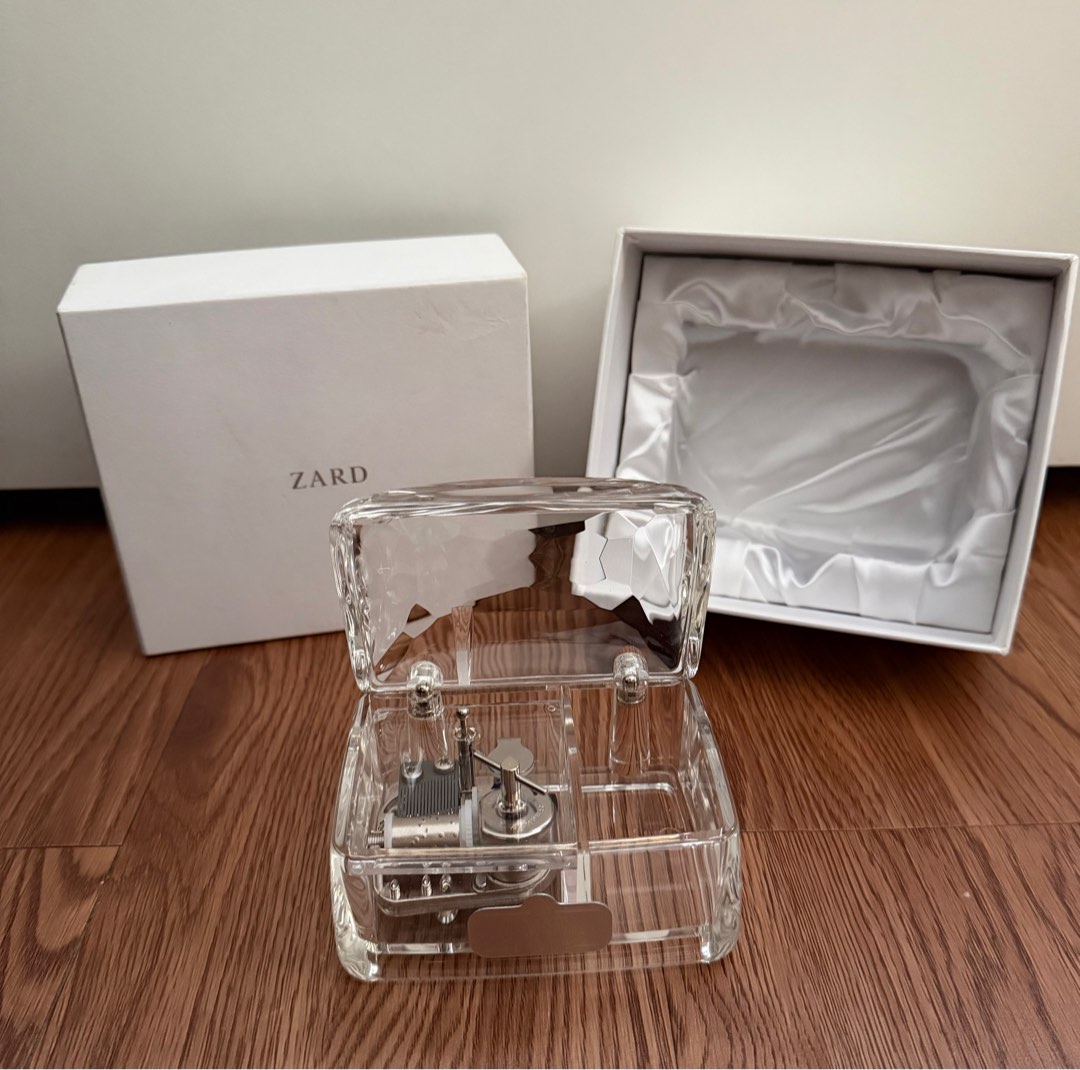 Zard Crystal Music Box Sankyo- Made in Japan, Luxury, Accessories on ...