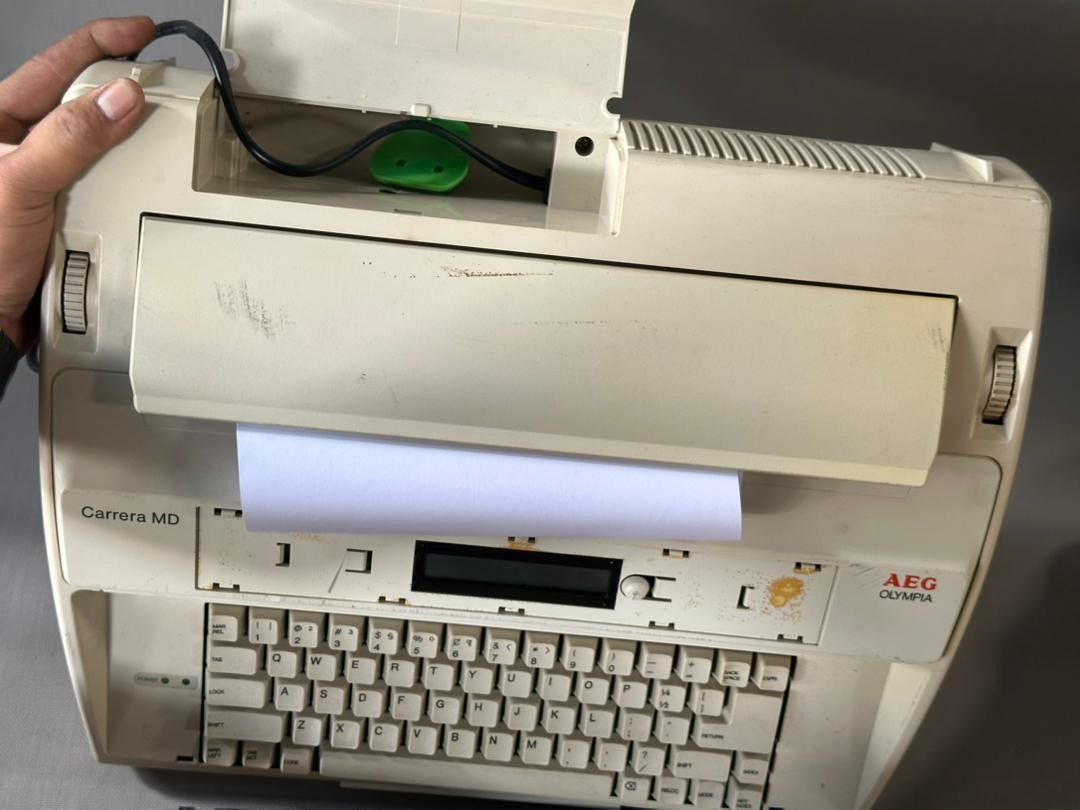 AEG Olympia Carrera MD electronic typewriter, Hobbies & Toys ...