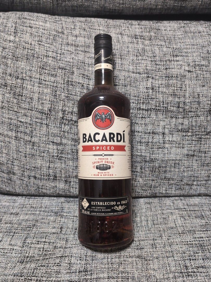 Bacardi Spiced Rum 1L, Food & Drinks, Alcoholic Beverages on Carousell