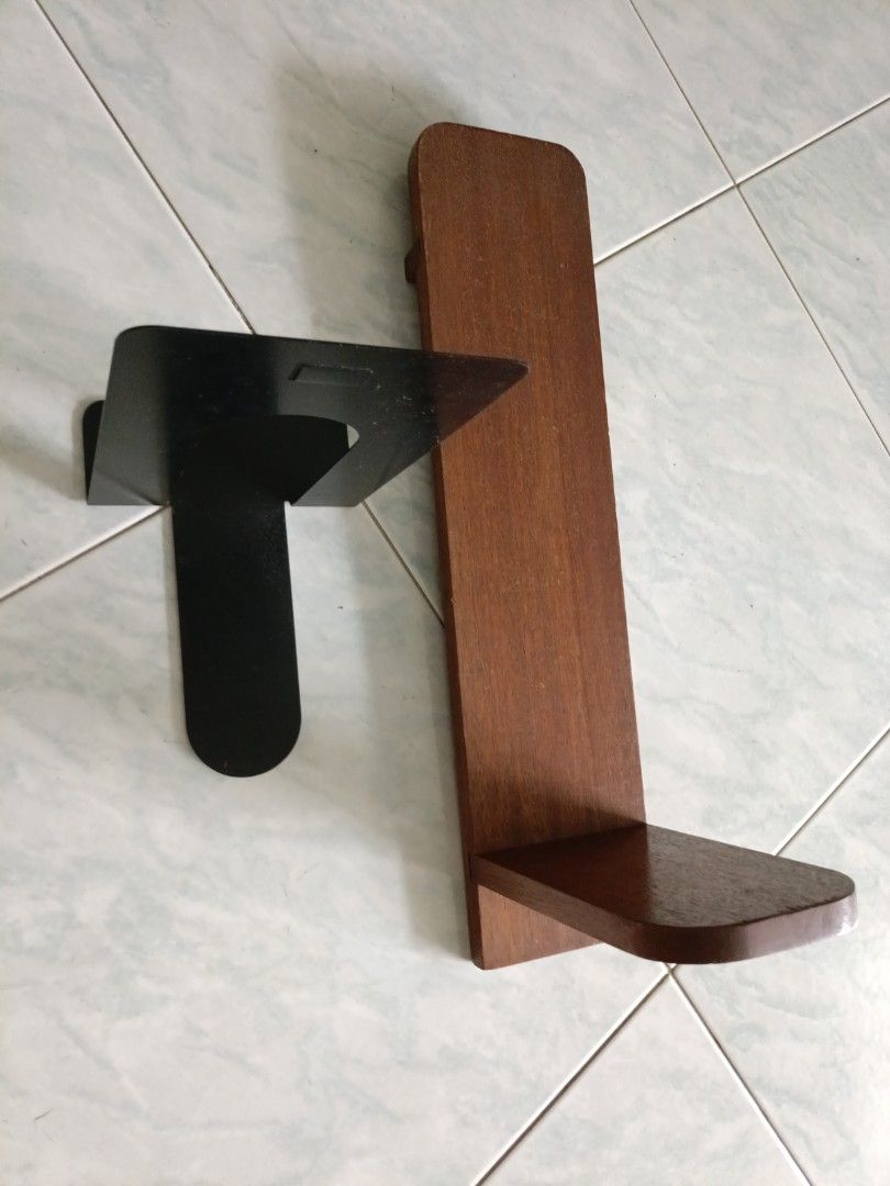 Book end book separator, Furniture & Home Living, Furniture, Shelves ...