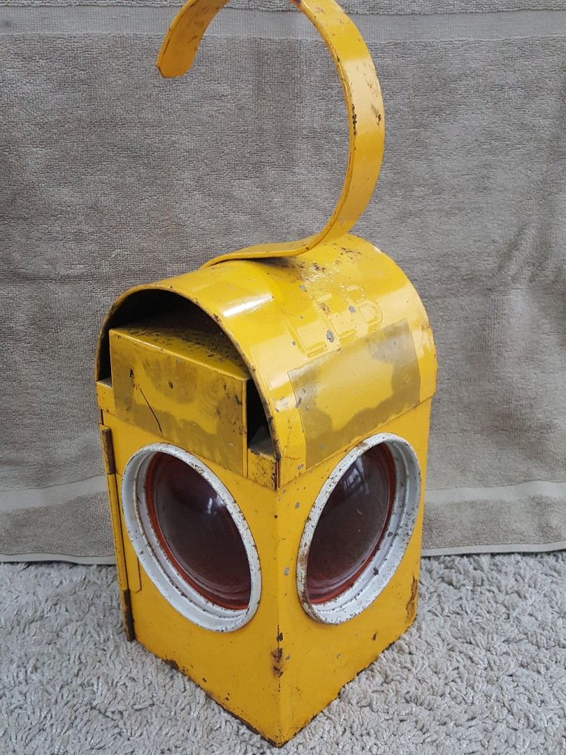 Chalwyn Railway safety kerosene lantern, Hobbies & Toys, Collectibles ...