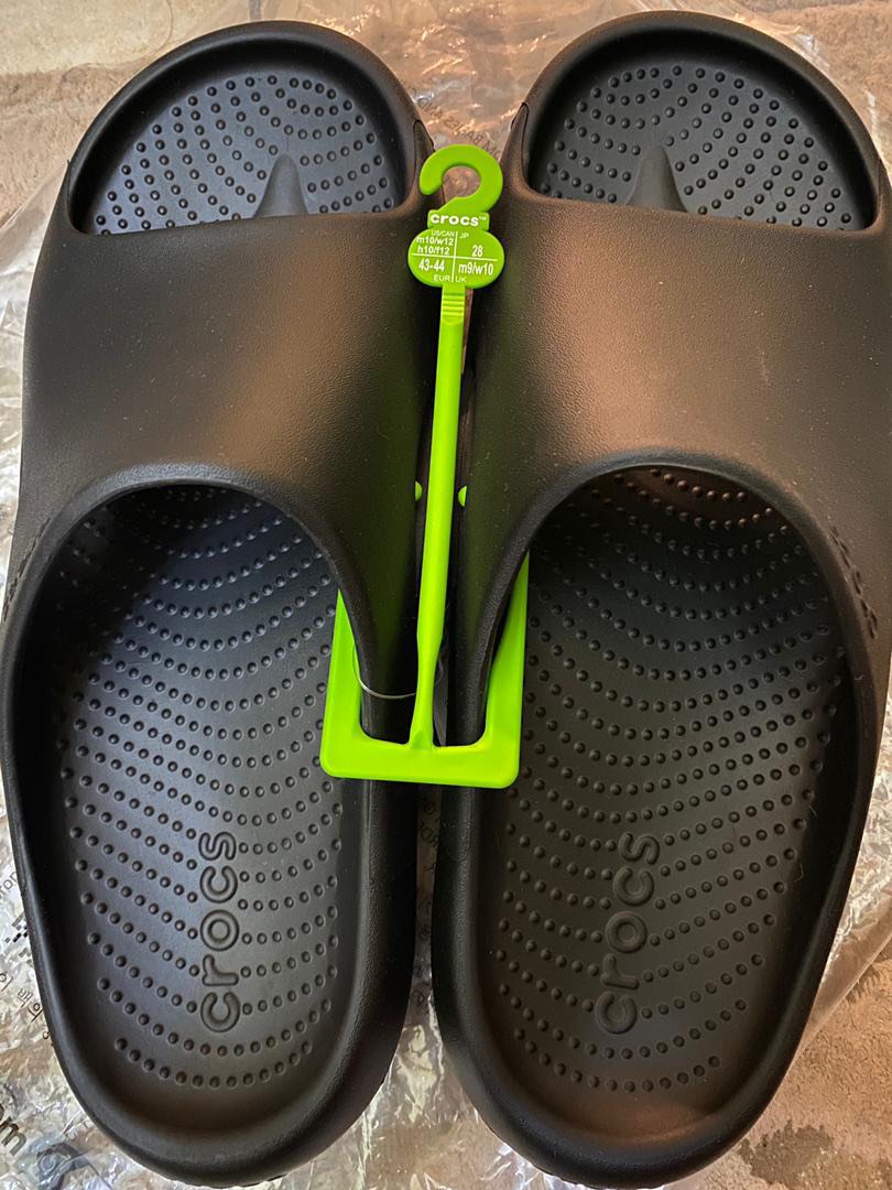 Crocs mellow slide, Men's Fashion, Footwear, Flipflops and Slides on ...
