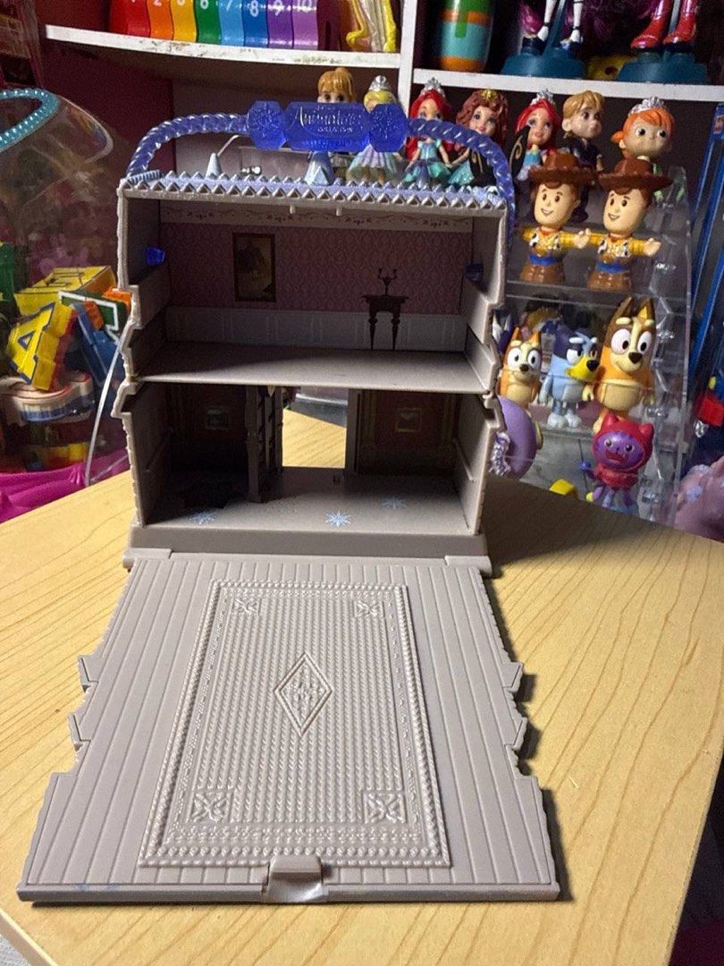 Disney Frozen Animator house, Hobbies & Toys, Toys & Games on Carousell