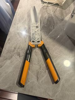 Ingco HHS6301 Heat-Treated Blade 560mm Hedge Shear, Furniture & Home ...