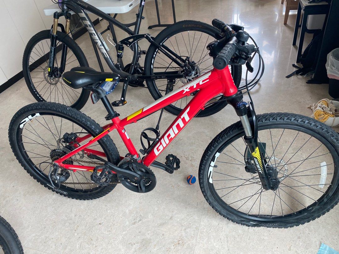 Giant youth Bike 24”, Sports Equipment, Bicycles & Parts, Bicycles on Carousell