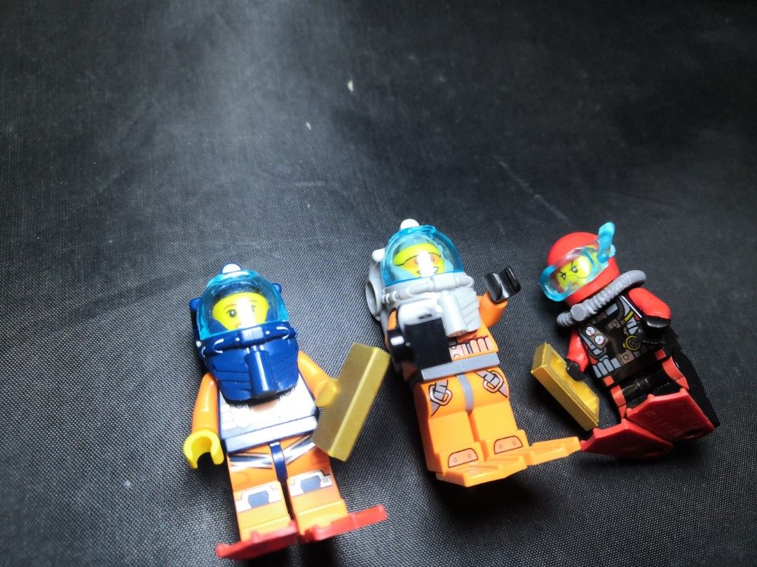 Lego Scuba Divers Minifigures, Hobbies & Toys, Toys & Games on Carousell