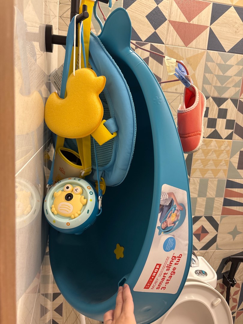 Skip Hop Moby Smart Sling 3-Stage Tub, Babies & Kids, Bathing ...