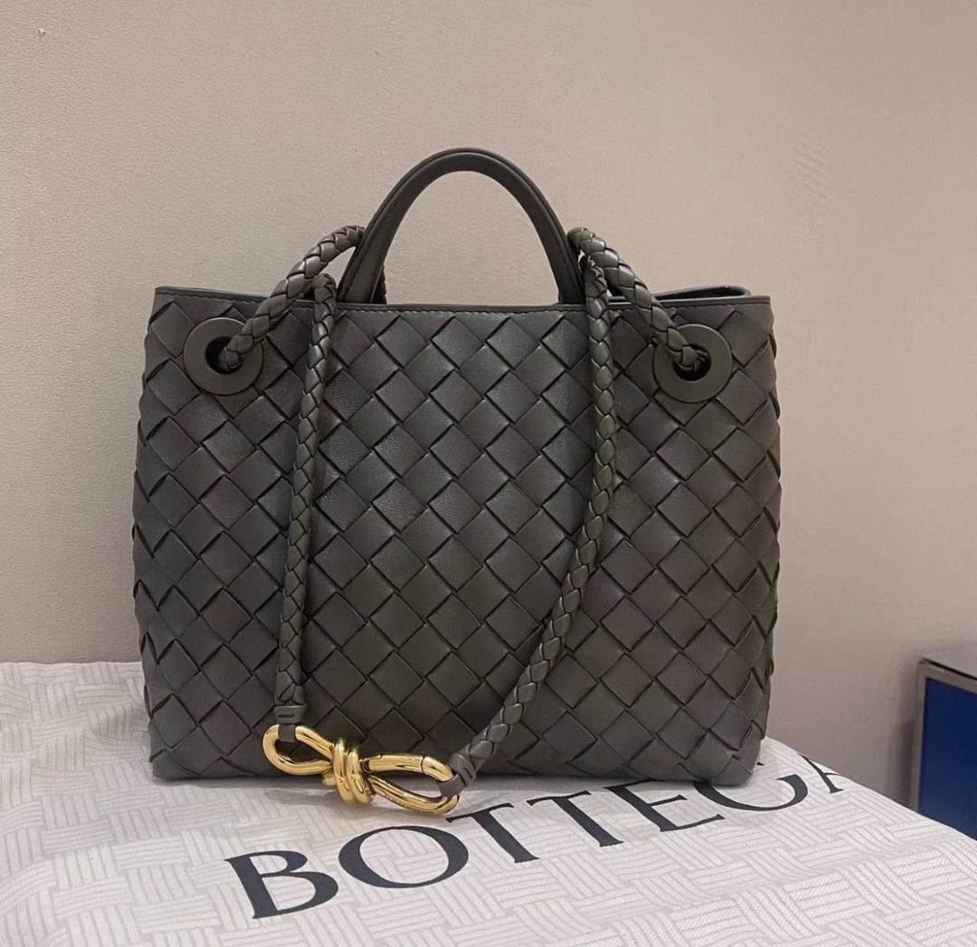 💯 Authentic Bv Small Andiamo . 2025 new color, Luxury, Bags & Wallets on Carousell