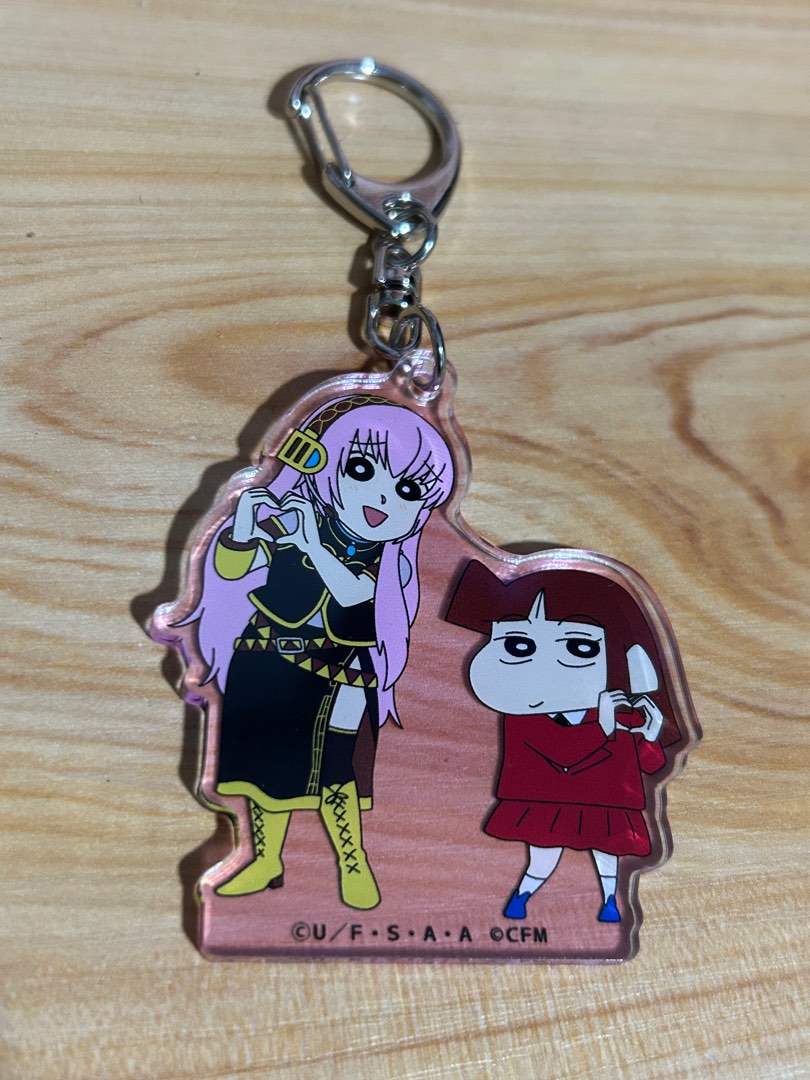 Crayon Shin-chan x Hatsune Miku collaboration acrylic keychain, Hobbies ...