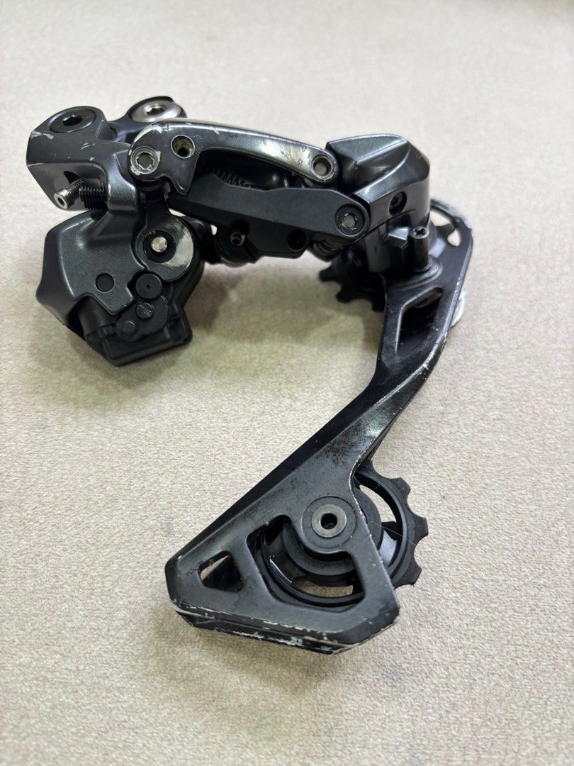 Clearing away Shimano Ultegra Rear Derailleur 8050 made in Japan ...