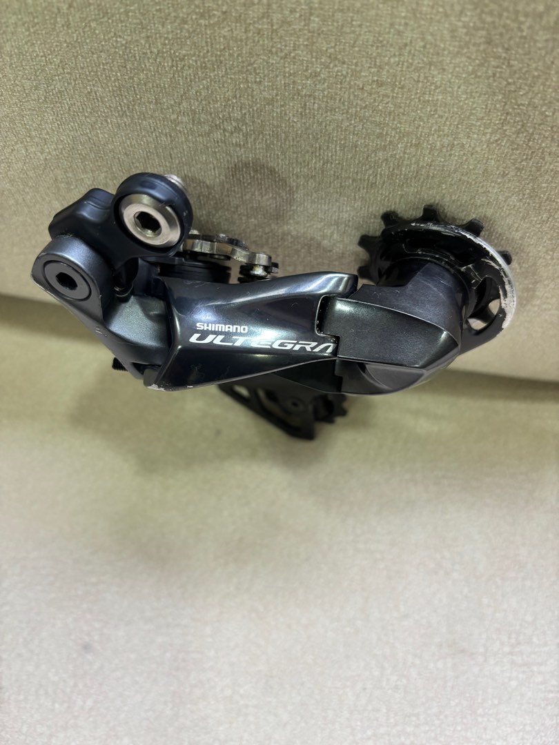 Clearing away Shimano Ultegra Rear Derailleur 8050 made in Japan ...